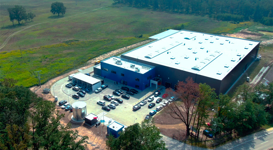 Hala ma 6 tys. mkw. Zakład recyklingu ogniw samochodowych startuje w ...