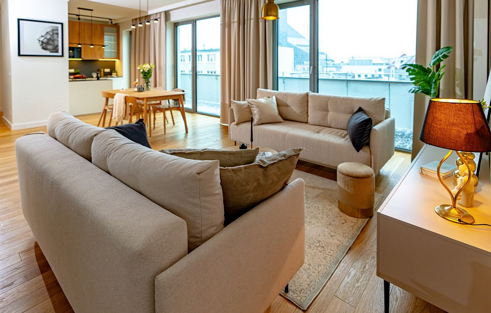 AFI Home Złota 83. Wynajem apartamentów ruszył pełną parą!