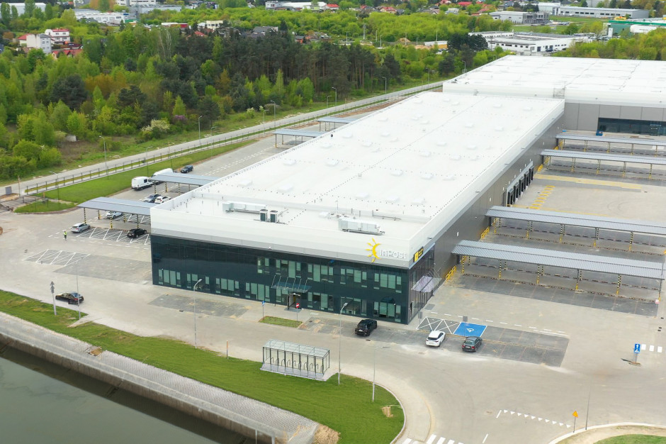 Duży producent napojów wybudował magazyn i biura dla InPostu