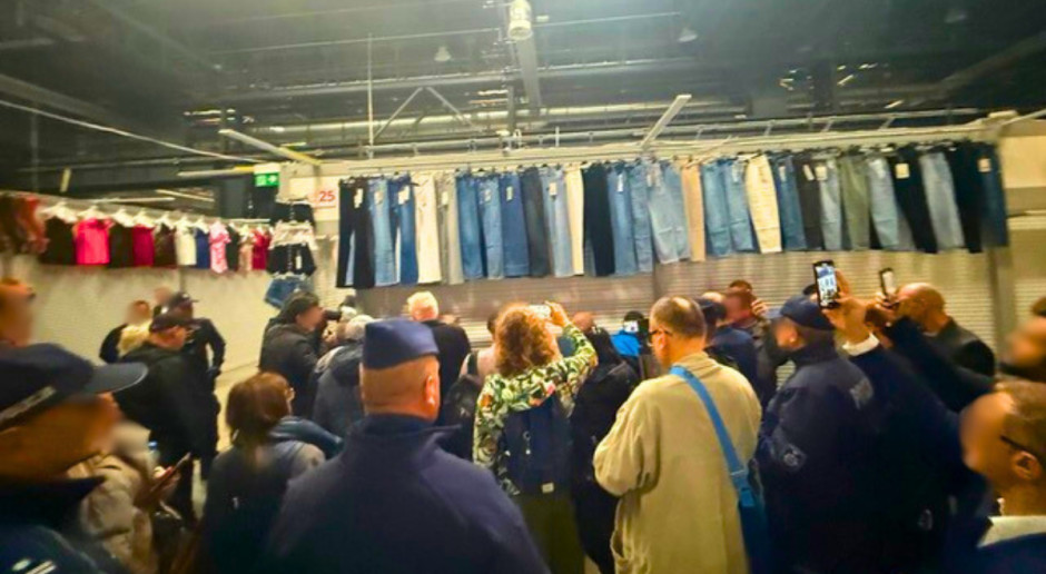Modlińska 6D znów w centrum wydarzeń. Komornik i kupcy weszli do ...